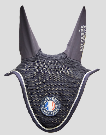 Antarès Bonnet Écusson – Izada Équestre inc.